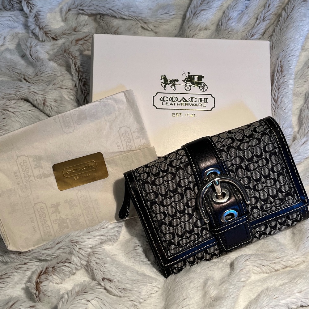 Coach Signature Gray And Black Small Wallet - Gem